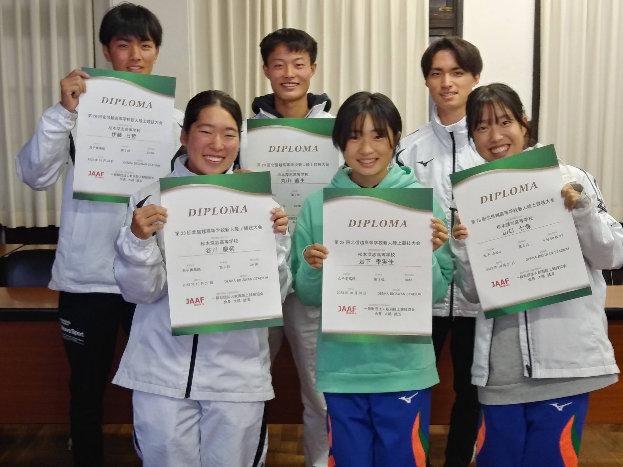 第272号 小春日和の深志高校で | 長野県松本深志高等学校